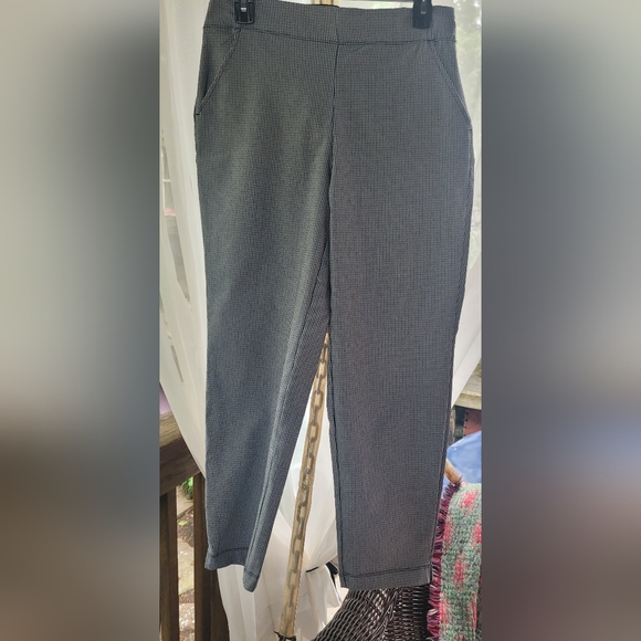 Max Studio | Pants & Jumpsuits | Max Studio Gray Ankle Cropped Pants ...
